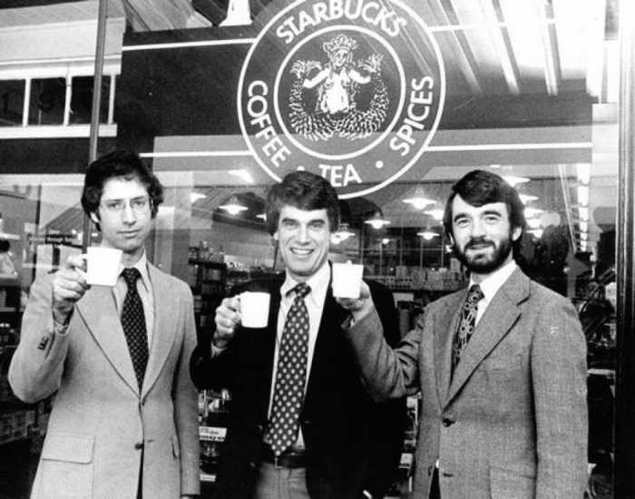 STARBUCKS COFFEE: HISTORIA. 1983-ACTUALIDAD. - Enrique Ortega Burgos