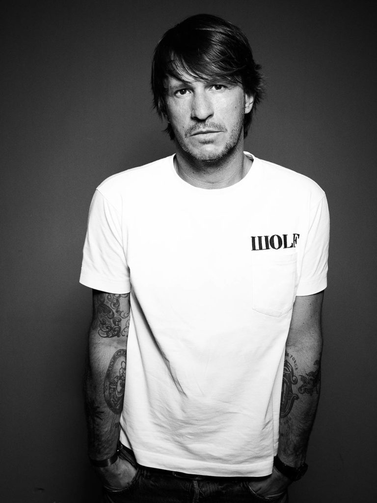 NEW GUARDS GROUP: OFF-WHITE - Enrique Ortega Burgos