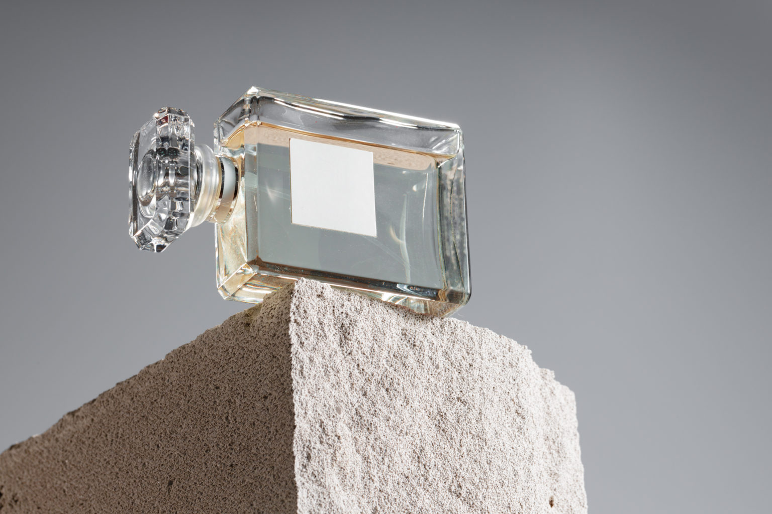 LOS INGREDIENTES DE LOS PERFUMES. PARTE 2 - Enrique Ortega Burgos